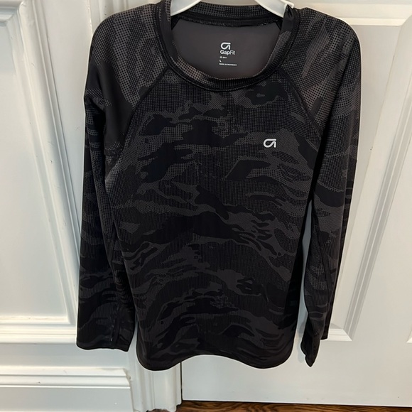GAP | Shirts & Tops | Gap Fit Camo Performance T Shirt Long Sleeve In Size L Performance Fabric ...